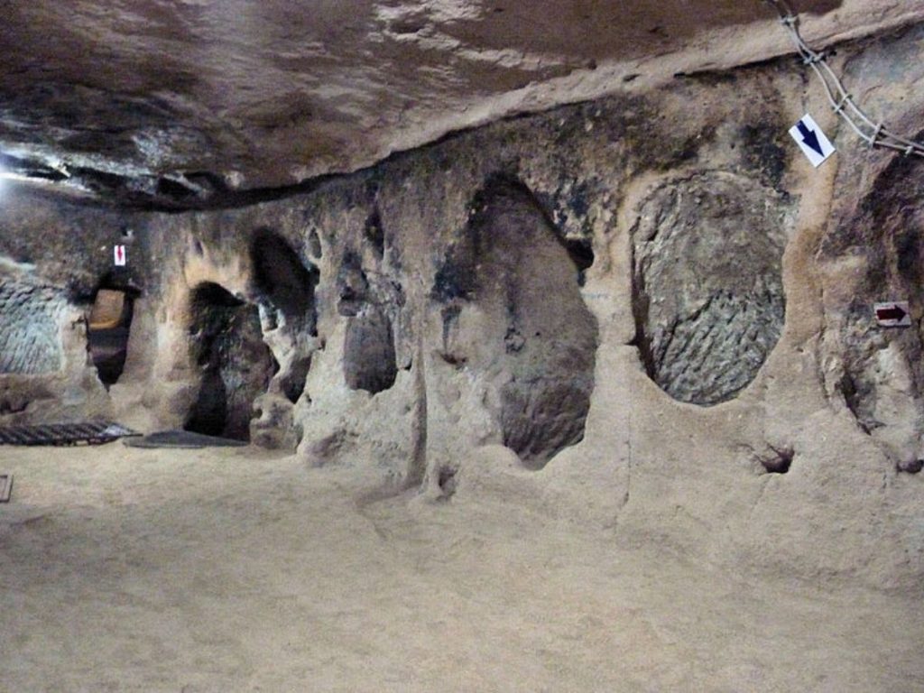 Descubriendo la Ciudad Subterránea de Derinkuyu en la Capadocia